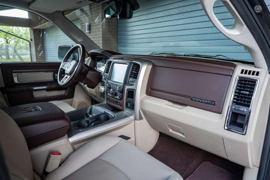 Melns Dodge RAM 2016 Marijampole, ar dzinēja tilpumu 2.97 L un nobraukumu 60 tūkst. km par 37750 €, foto 38 vietnē AUTOMOTO.COM.LV