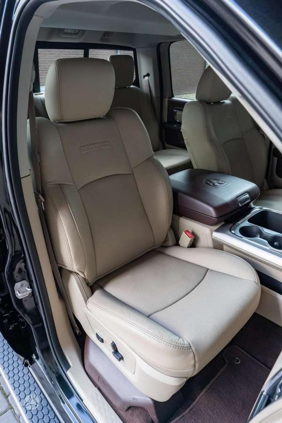 Melns Dodge RAM 2016 Marijampole, ar dzinēja tilpumu 2.97 L un nobraukumu 60 tūkst. km par 37750 €, foto 40 vietnē AUTOMOTO.COM.LV