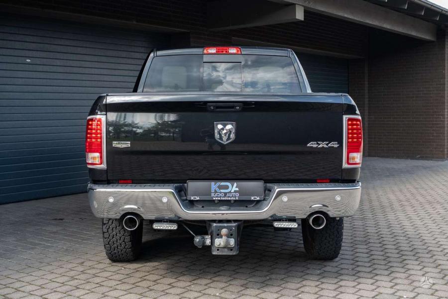 Black Dodge RAM 2016 in Marijampole, with an engine capacity of 2.97 L and mileage of 60 thousand km for 37750 €, photo 11 on AUTOMOTO.COM.LV