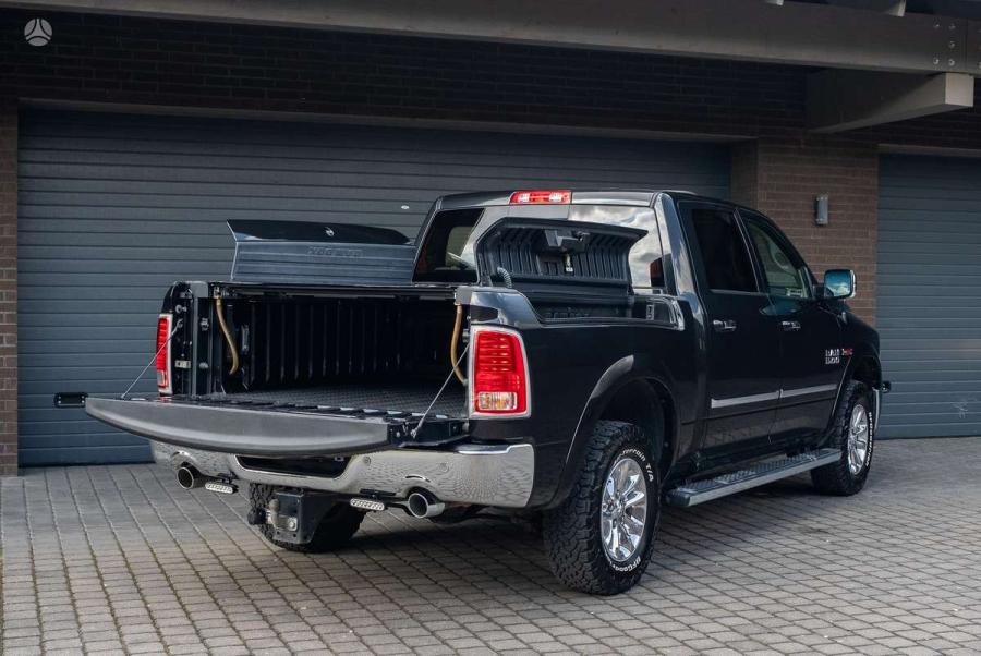 Black Dodge RAM 2016 in Marijampole, with an engine capacity of 2.97 L and mileage of 60 thousand km for 37750 €, photo 14 on AUTOMOTO.COM.LV