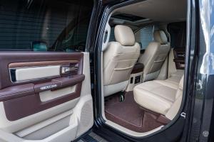 Black Dodge RAM 2016 in Marijampole, with an engine capacity of 2.97 L and mileage of 60 thousand km for 37750 €, photo 33 on AUTOMOTO.COM.LV