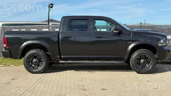 Melns Dodge RAM 2018 Liepāja, ar dzinēja tilpumu 5.70 L un nobraukumu 76 tūkst. km par 34500 €, foto 6 vietnē AUTOMOTO.COM.LV
