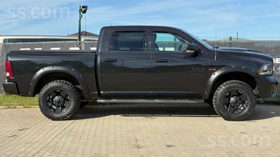 Melns Dodge RAM 2018 Liepāja, ar dzinēja tilpumu 5.70 L un nobraukumu 76 tūkst. km par 34500 €, foto 7 vietnē AUTOMOTO.COM.LV