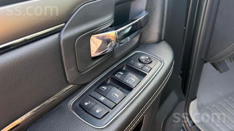 Melns Dodge RAM 2018 Liepāja, ar dzinēja tilpumu 5.70 L un nobraukumu 76 tūkst. km par 34500 €, foto 38 vietnē AUTOMOTO.COM.LV