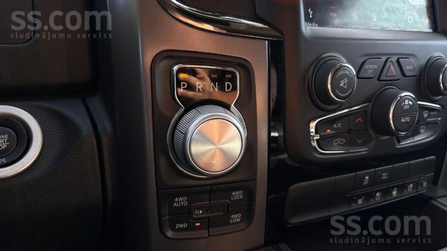 Melns Dodge RAM 2018 Liepāja, ar dzinēja tilpumu 5.70 L un nobraukumu 76 tūkst. km par 34500 €, foto 55 vietnē AUTOMOTO.COM.LV