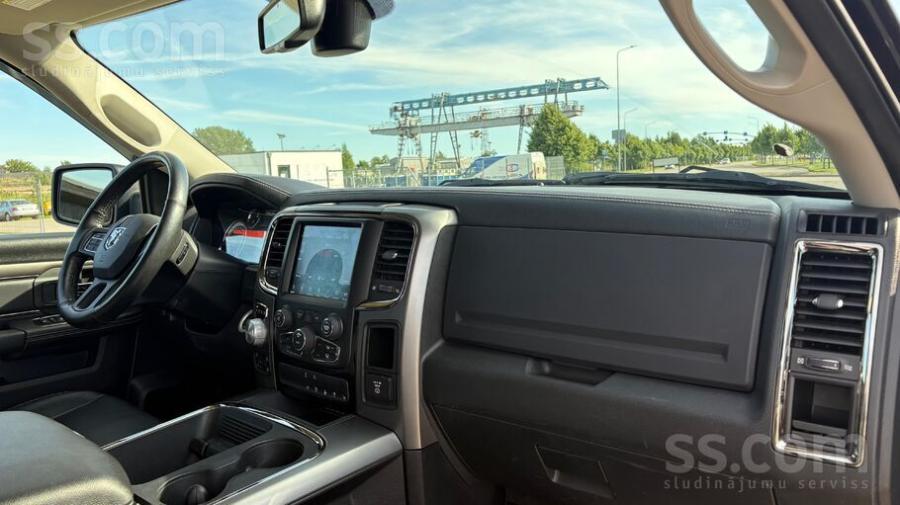 Melns Dodge RAM 2018 Liepāja, ar dzinēja tilpumu 5.70 L un nobraukumu 76 tūkst. km par 34500 €, foto 57 vietnē AUTOMOTO.COM.LV