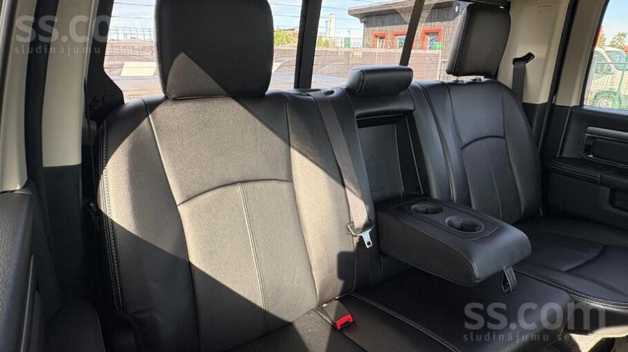 Melns Dodge RAM 2018 Liepāja, ar dzinēja tilpumu 5.70 L un nobraukumu 76 tūkst. km par 34500 €, foto 68 vietnē AUTOMOTO.COM.LV