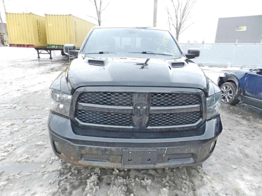 Black Dodge RAM 2019 in Klaipeda, with an engine capacity of 3.00 L and mileage of 246 thousand km for 12999 €, photo 9 on AUTOMOTO.COM.LV