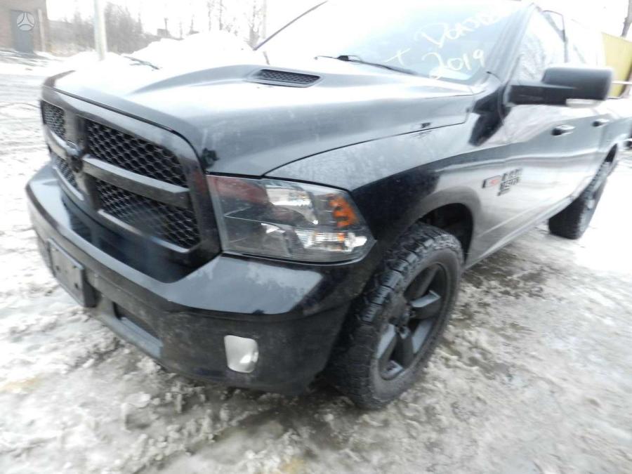 Black Dodge RAM 2019 in Klaipeda, with an engine capacity of 3.00 L and mileage of 246 thousand km for 12999 €, photo 13 on AUTOMOTO.COM.LV