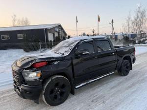 Melns Dodge RAM 2019 Marijampole, ar dzinēja tilpumu 5.70 L un nobraukumu 250 tūkst. km par 11999 €, foto  vietnē AUTOMOTO.COM.LV