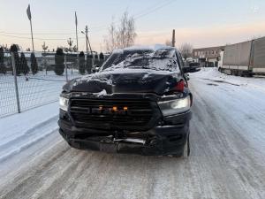 Melns Dodge RAM 2019 Marijampole, ar dzinēja tilpumu 5.70 L un nobraukumu 250 tūkst. km par 11999 €, foto 3 vietnē AUTOMOTO.COM.LV