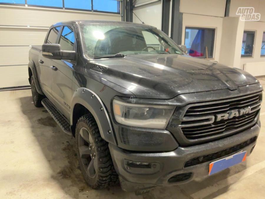 Black Dodge RAM 2019 in Klaipeda, with an engine capacity of 5.70 L and mileage of 85 thousand km for 34800 €, photo 3 on AUTOMOTO.COM.LV