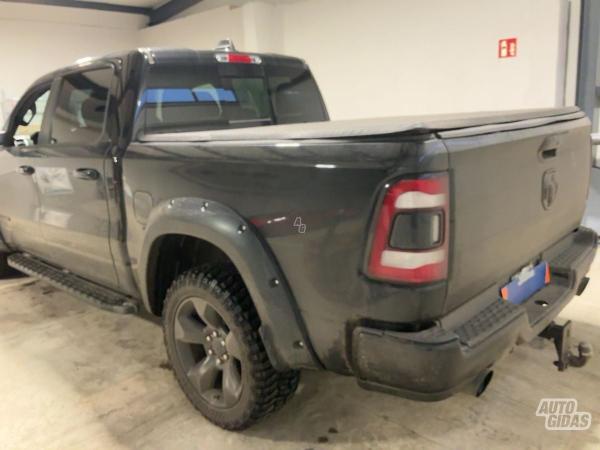 Melns Dodge RAM 2019 Klaipėda, ar dzinēja tilpumu 5.70 L un nobraukumu 85 tūkst. km par 34800 €, foto 6 vietnē AUTOMOTO.COM.LV