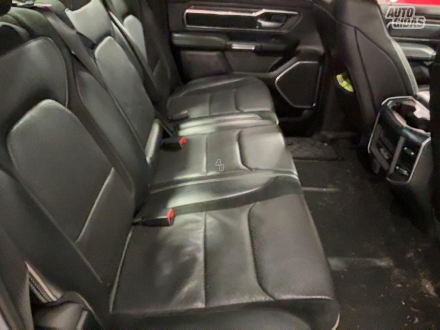 Black Dodge RAM 2019 in Klaipeda, with an engine capacity of 5.70 L and mileage of 85 thousand km for 34800 €, photo 9 on AUTOMOTO.COM.LV