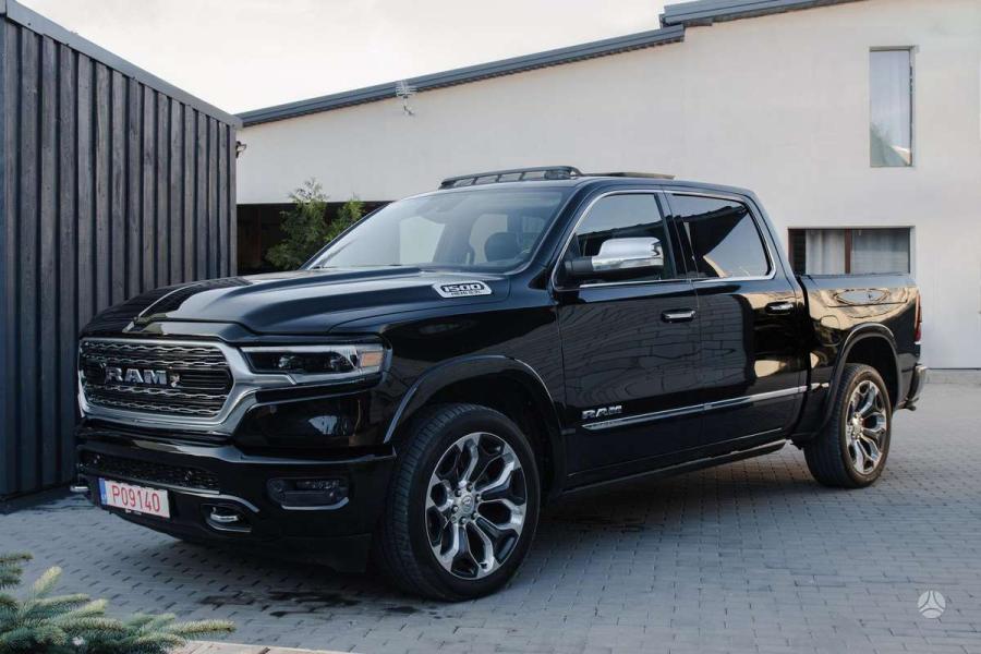 Melns Dodge RAM 2019 Kretinga, ar dzinēja tilpumu 5.70 L un nobraukumu 155 tūkst. km par 36500 €, foto 1 vietnē AUTOMOTO.COM.LV