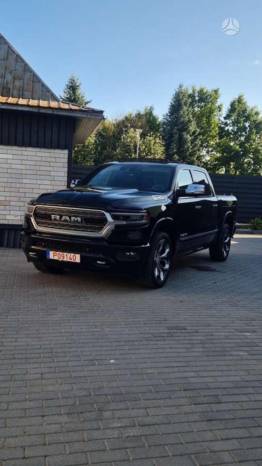 Melns Dodge RAM 2019 Kretinga, ar dzinēja tilpumu 5.70 L un nobraukumu 155 tūkst. km par 36500 €, foto 6 vietnē AUTOMOTO.COM.LV
