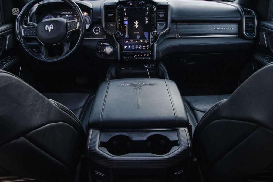 Melns Dodge RAM 2019 Kretinga, ar dzinēja tilpumu 5.70 L un nobraukumu 155 tūkst. km par 36500 €, foto 17 vietnē AUTOMOTO.COM.LV