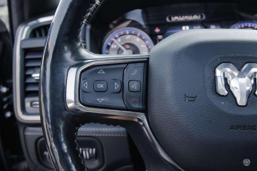Melns Dodge RAM 2019 Kretinga, ar dzinēja tilpumu 5.70 L un nobraukumu 155 tūkst. km par 36500 €, foto 28 vietnē AUTOMOTO.COM.LV