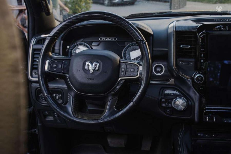 Melns Dodge RAM 2019 Kretinga, ar dzinēja tilpumu 5.70 L un nobraukumu 155 tūkst. km par 36500 €, foto 34 vietnē AUTOMOTO.COM.LV