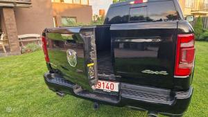 Melns Dodge RAM 2019 Kretinga, ar dzinēja tilpumu 5.70 L un nobraukumu 155 tūkst. km par 36500 €, foto 37 vietnē AUTOMOTO.COM.LV