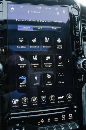 Melns Dodge RAM 2019 Kretinga, ar dzinēja tilpumu 5.70 L un nobraukumu 155 tūkst. km par 36500 €, foto 41 vietnē AUTOMOTO.COM.LV