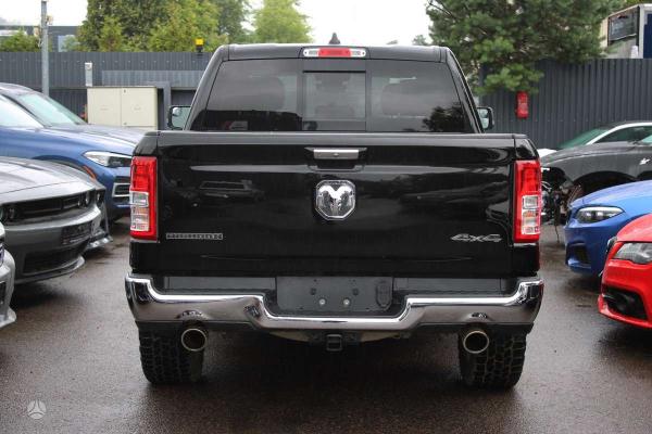 Black Dodge RAM 2019 in Vilnius, with an engine capacity of 5.65 L and mileage of 209 thousand km for 23500 €, photo 5 on AUTOMOTO.COM.LV