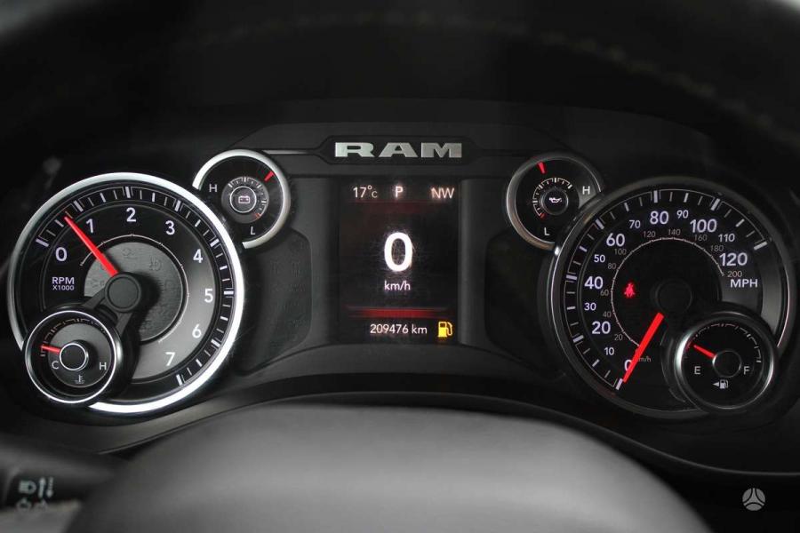 Melns Dodge RAM 2019 Viļņa, ar dzinēja tilpumu 5.65 L un nobraukumu 209 tūkst. km par 23500 €, foto 9 vietnē AUTOMOTO.COM.LV