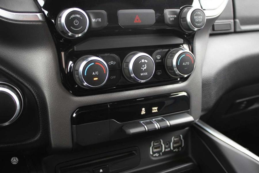 Melns Dodge RAM 2019 Viļņa, ar dzinēja tilpumu 5.65 L un nobraukumu 209 tūkst. km par 23500 €, foto 21 vietnē AUTOMOTO.COM.LV