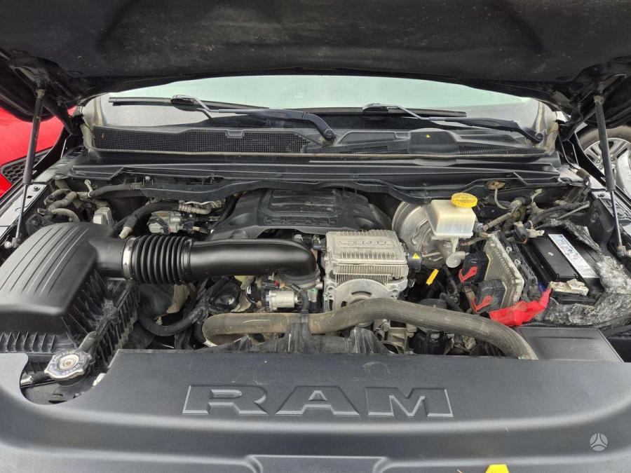 Melns Dodge RAM 2019 Viļņa, ar dzinēja tilpumu 5.65 L un nobraukumu 209 tūkst. km par 23500 €, foto 30 vietnē AUTOMOTO.COM.LV