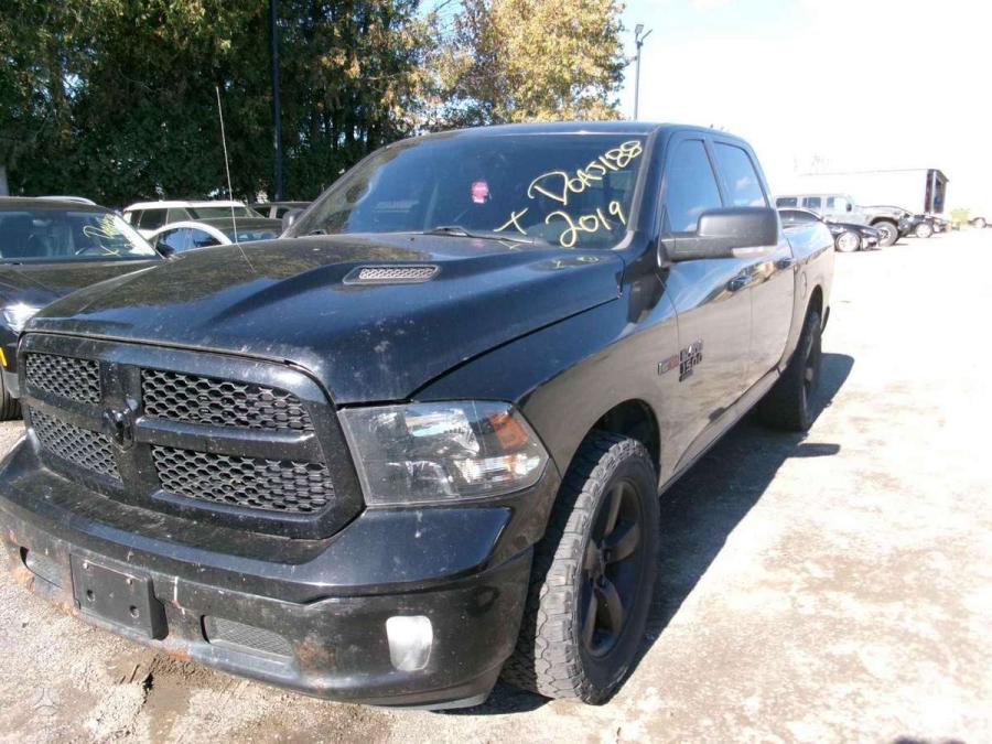 Black Dodge RAM 2019 in Klaipeda, with an engine capacity of 3.00 L and mileage of 250 thousand km for 7260 €, photo 1 on AUTOMOTO.COM.LV