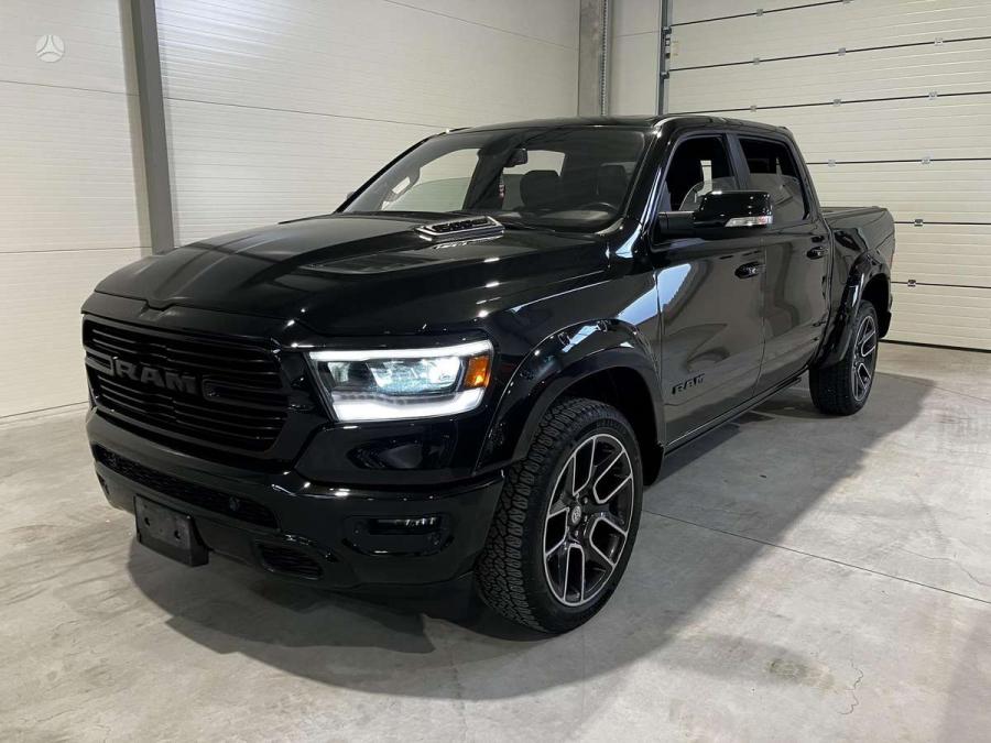 Melns Dodge RAM 2019 Klaipėda, ar dzinēja tilpumu 5.70 L un nobraukumu 93 tūkst. km par 39930 €, foto 3 vietnē AUTOMOTO.COM.LV