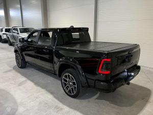 Melns Dodge RAM 2019 Klaipėda, ar dzinēja tilpumu 5.70 L un nobraukumu 93 tūkst. km par 39930 €, foto 5 vietnē AUTOMOTO.COM.LV