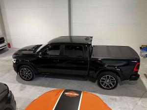 Melns Dodge RAM 2019 Klaipėda, ar dzinēja tilpumu 5.70 L un nobraukumu 93 tūkst. km par 39930 €, foto 6 vietnē AUTOMOTO.COM.LV