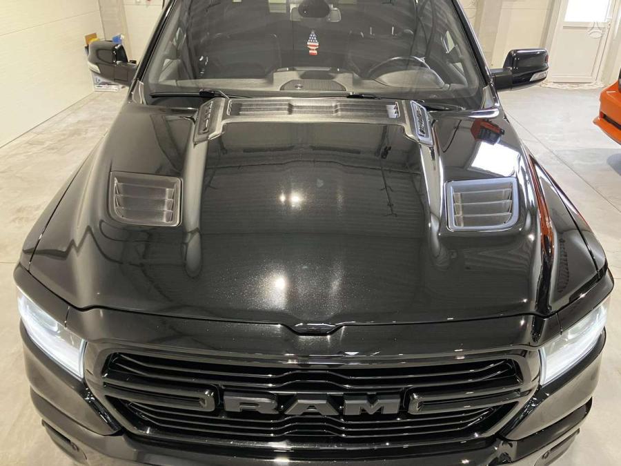 Melns Dodge RAM 2019 Klaipėda, ar dzinēja tilpumu 5.70 L un nobraukumu 93 tūkst. km par 39930 €, foto 13 vietnē AUTOMOTO.COM.LV