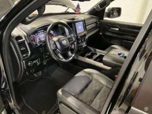 Melns Dodge RAM 2019 Klaipėda, ar dzinēja tilpumu 5.70 L un nobraukumu 93 tūkst. km par 39930 €, foto 18 vietnē AUTOMOTO.COM.LV