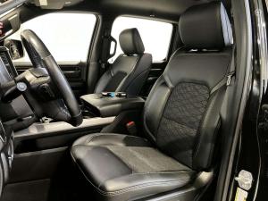 Melns Dodge RAM 2019 Klaipėda, ar dzinēja tilpumu 5.70 L un nobraukumu 93 tūkst. km par 39930 €, foto 20 vietnē AUTOMOTO.COM.LV