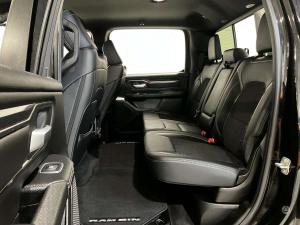 Melns Dodge RAM 2019 Klaipėda, ar dzinēja tilpumu 5.70 L un nobraukumu 93 tūkst. km par 39930 €, foto 21 vietnē AUTOMOTO.COM.LV