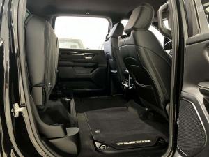 Melns Dodge RAM 2019 Klaipėda, ar dzinēja tilpumu 5.70 L un nobraukumu 93 tūkst. km par 39930 €, foto 23 vietnē AUTOMOTO.COM.LV