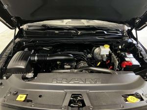 Melns Dodge RAM 2019 Klaipėda, ar dzinēja tilpumu 5.70 L un nobraukumu 93 tūkst. km par 39930 €, foto 34 vietnē AUTOMOTO.COM.LV