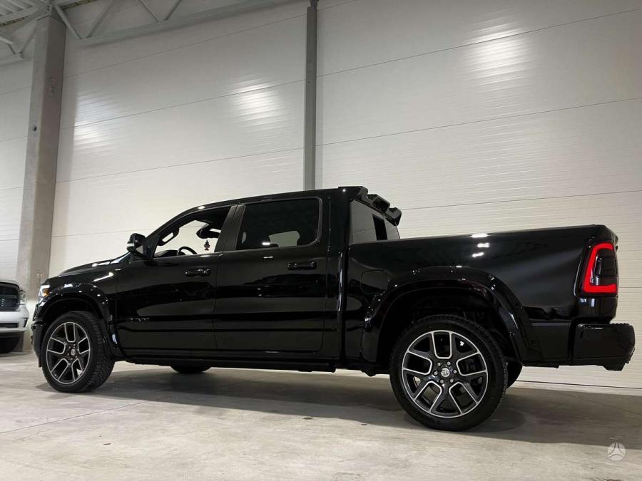 Melns Dodge RAM 2019 Klaipėda, ar dzinēja tilpumu 5.70 L un nobraukumu 93 tūkst. km par 39930 €, foto 39 vietnē AUTOMOTO.COM.LV