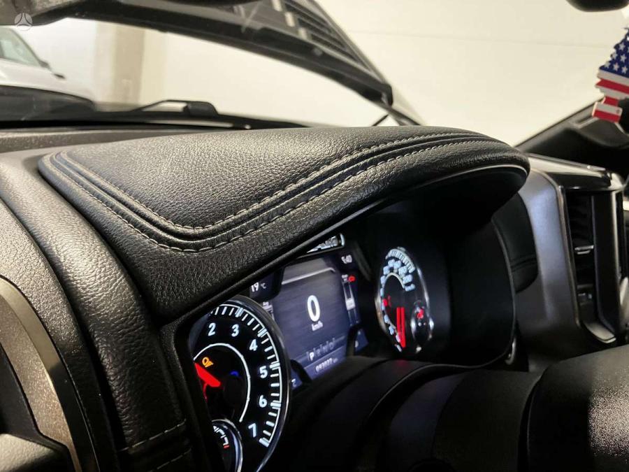 Черный Додж РАМ 2019 в Клайпеда, объемом двигателя 5.70 л и пробегом 93 тыс. км за 39930 €, фото 31 на AUTOMOTO.COM.LV
