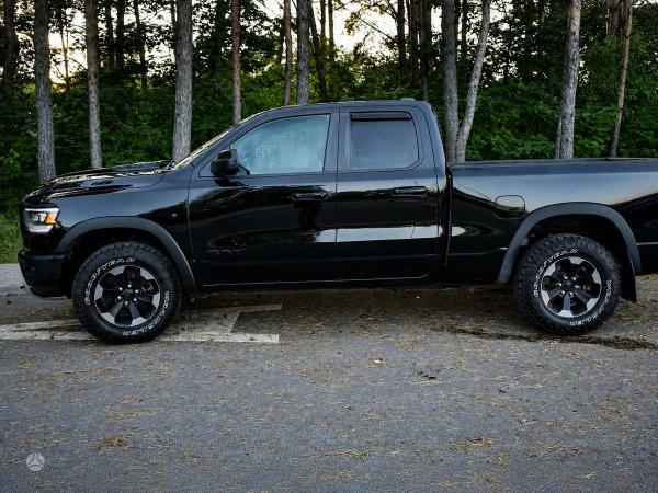 Melns Dodge RAM 2019 Kauņa, ar dzinēja tilpumu 5.65 L un nobraukumu 234 tūkst. km par 27500 €, foto 4 vietnē AUTOMOTO.COM.LV