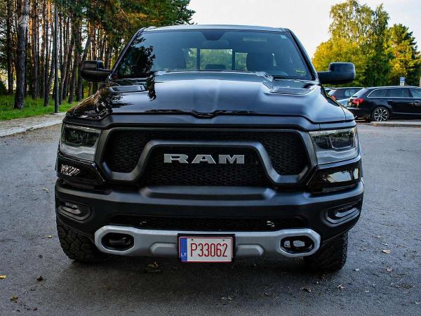 Melns Dodge RAM 2019 Kauņa, ar dzinēja tilpumu 5.65 L un nobraukumu 234 tūkst. km par 27500 €, foto 5 vietnē AUTOMOTO.COM.LV