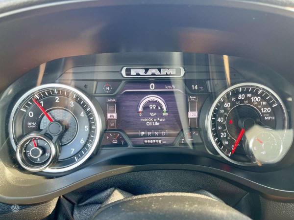 Melns Dodge RAM 2020 Viļņa, ar dzinēja tilpumu 5.65 L un nobraukumu 115 tūkst. km par 39850 €, foto 11 vietnē AUTOMOTO.COM.LV