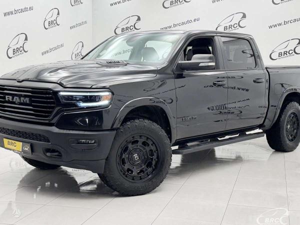 Melns Dodge RAM 2020 Viļņa, ar dzinēja tilpumu 5.65 L un nobraukumu 115 tūkst. km par 37900 €, foto 1 vietnē AUTOMOTO.COM.LV