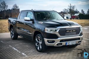 Black Dodge RAM 2020 in Riga, with an engine capacity of 3.00 L and mileage of 185 thousand km for 39990 €, photo 5 on AUTOMOTO.COM.LV