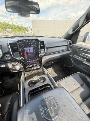 Melns Dodge RAM 2020 Kauņa, ar dzinēja tilpumu 5.60 L un nobraukumu 39 tūkst. km par 34300 €, foto 15 vietnē AUTOMOTO.COM.LV