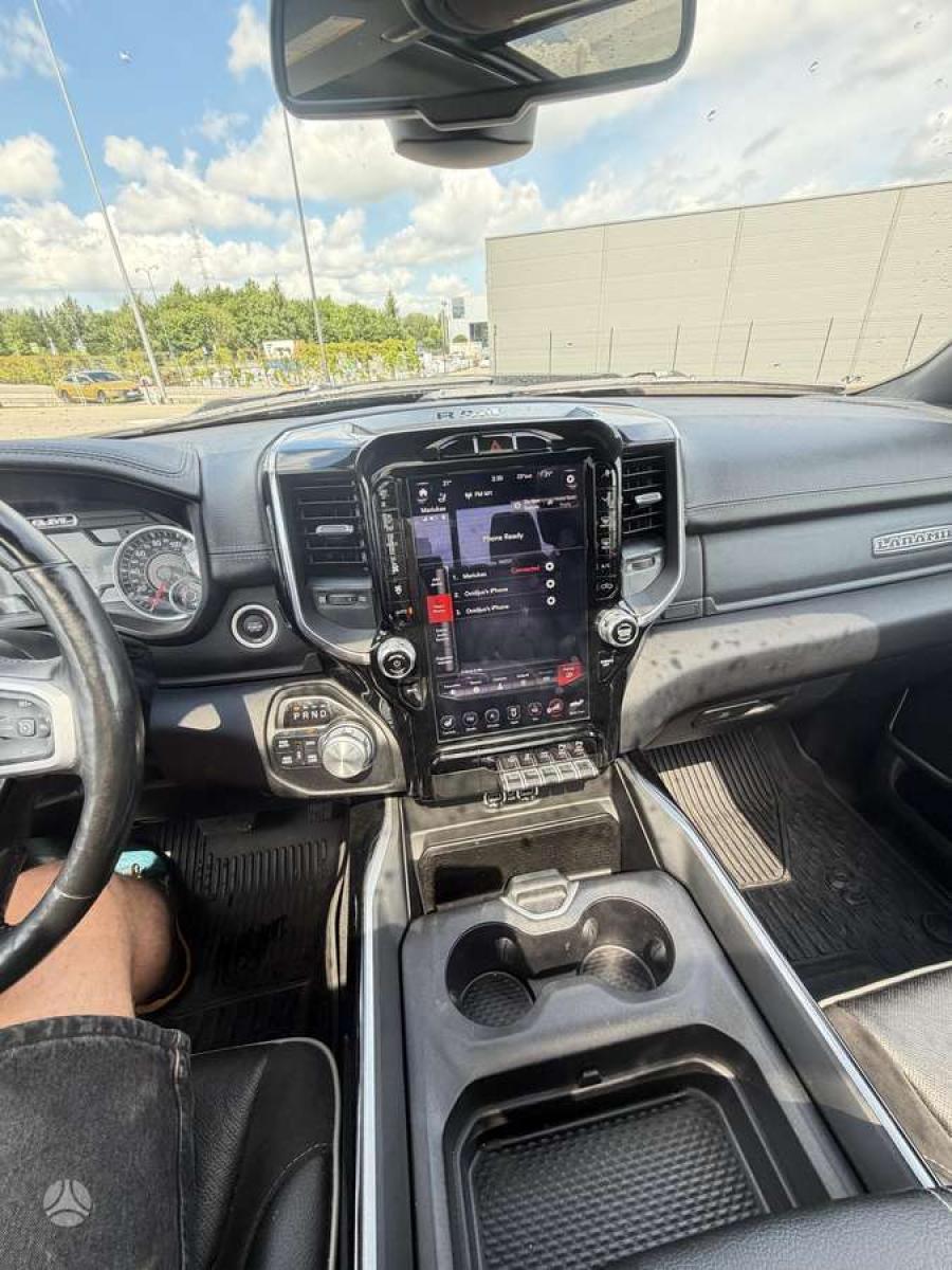 Melns Dodge RAM 2020 Kauņa, ar dzinēja tilpumu 5.60 L un nobraukumu 39 tūkst. km par 34300 €, foto 17 vietnē AUTOMOTO.COM.LV