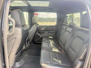 Black Dodge RAM 2020 in Kaunas, with an engine capacity of 5.70 L and mileage of 39 thousand km for 32000 €, photo 9 on AUTOMOTO.COM.LV
