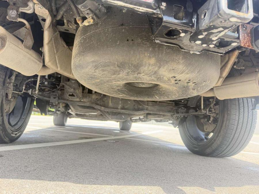 Black Dodge RAM 2020 in Kaunas, with an engine capacity of 5.70 L and mileage of 39 thousand km for 32000 €, photo 13 on AUTOMOTO.COM.LV